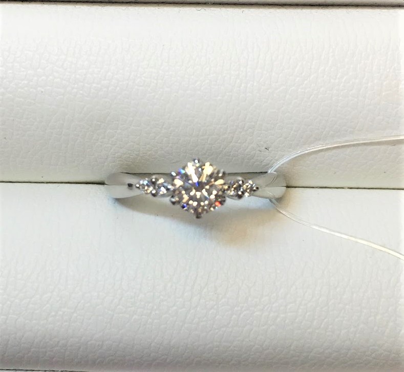 Pt900/プラチナ ダイヤ0.46ct リング | 金・ダイヤの高価買取なら「まねきや」